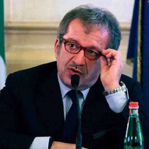 Governo/ Maroni: Se Pdl entra e Lega resta fuori alleanza finita - apcom