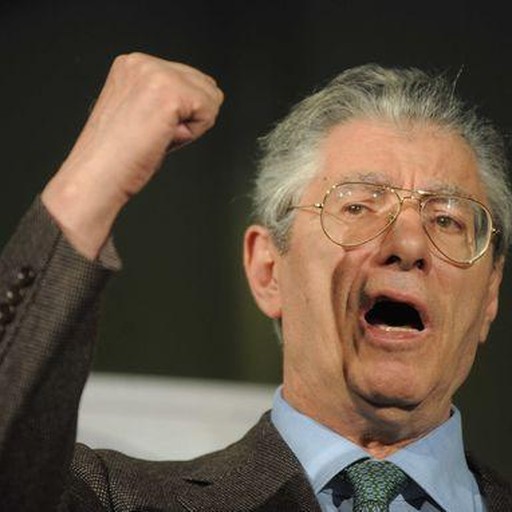 Giustizia/ Bossi: Sostengo premier dove si può sostenerlo - apcom