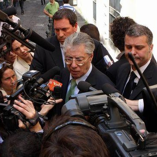 Pressing Bossi e Pdl, Berlusconi rompe silenzio e va in tv - apcom