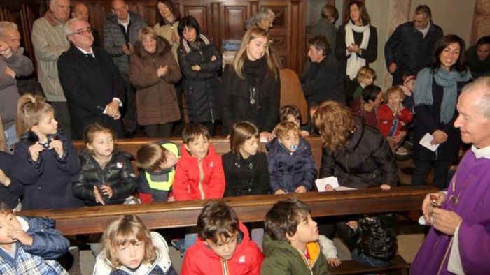 Il saluto di don Mario «Che fatica lasciare Lenno» - Cronaca