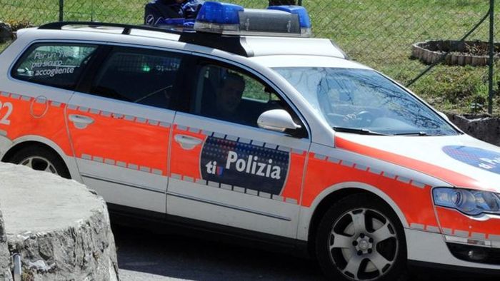 Scandalo in Svizzera: sugli smartphone immagini osè di ragazze ticinesi ...