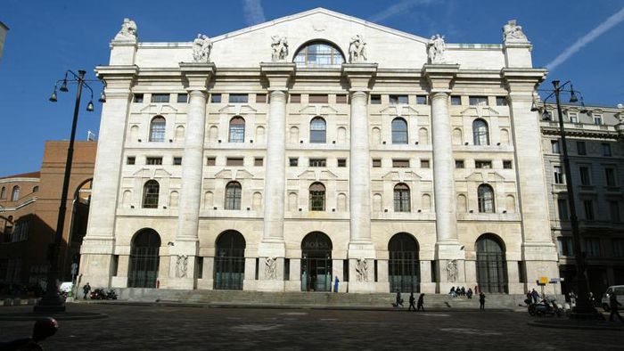 Borsa: Milano apre a -0,30% - Europa