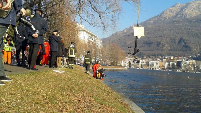 Ossa in minicar, 2 cadaveri in lago Orta - Europa