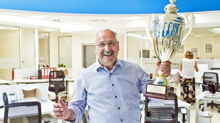 Briantea84 Cantù campione d’Italia Marson porta la coppa al giornale ...