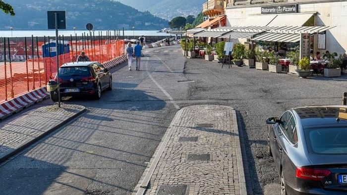 Como, auto in viale Geno Numero chiuso per la città turistica - Cronaca