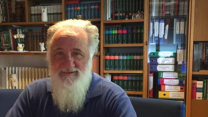 Don Bassano sacerdote da 40 anni Un pranzo per pagare i danni del rogo ...