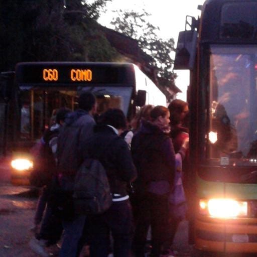 Bregnano - Como, 85 minuti in bus I pendolari: «Ora chiediamo i danni ...