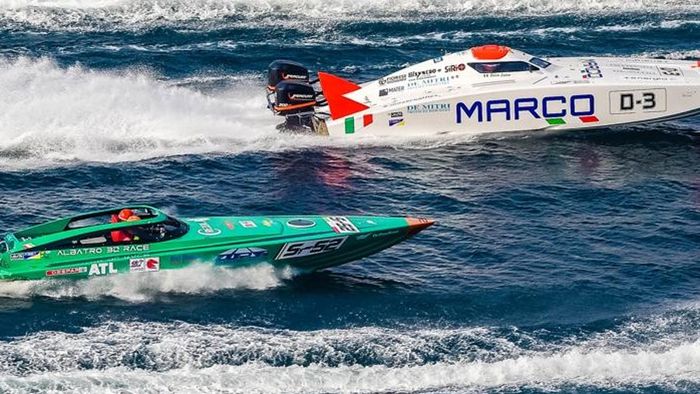 Abbate jr fermo ai box Centomiglia a Bacchi - Sport Motori Motonautica