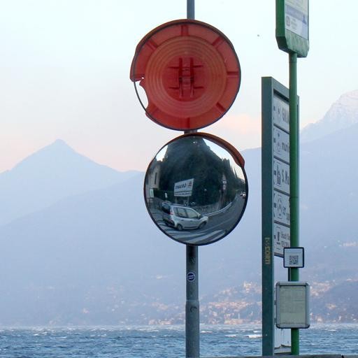 Specchi stradali distrutti Griante, la notte brava dei vandali - Cronaca
