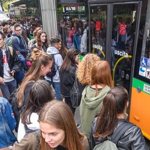 Liceo Giovio, ore 13 L’assalto alla diligenza - Cronaca