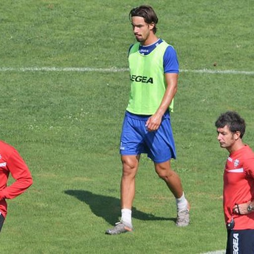 Arona sta aspettando il Como Gli allenamenti sul sintetico - Sport