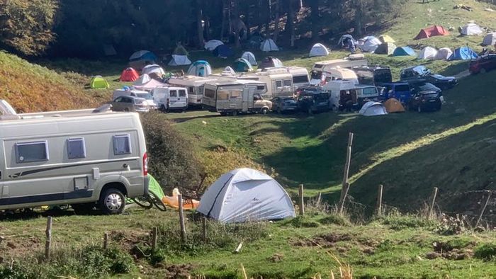 Musica e qualche spinello: «Ma non era un rave party» il conduttore ...