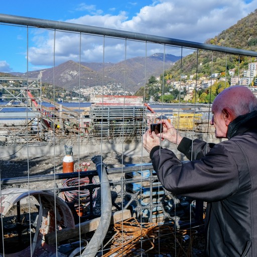 Il nuovo lungolago di Como inizia a intravedersi: compaiono i gradini e ...