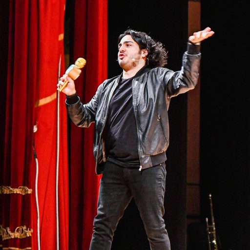 Max Angioni a Milano: cinque volte “Miracolato” - Cultura e Spettacoli