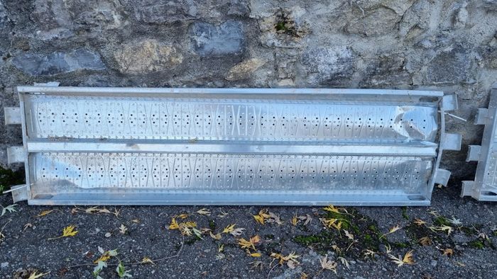 «Cadevano dal cielo assi da ponte»: e ora la Procura indaga sui ...