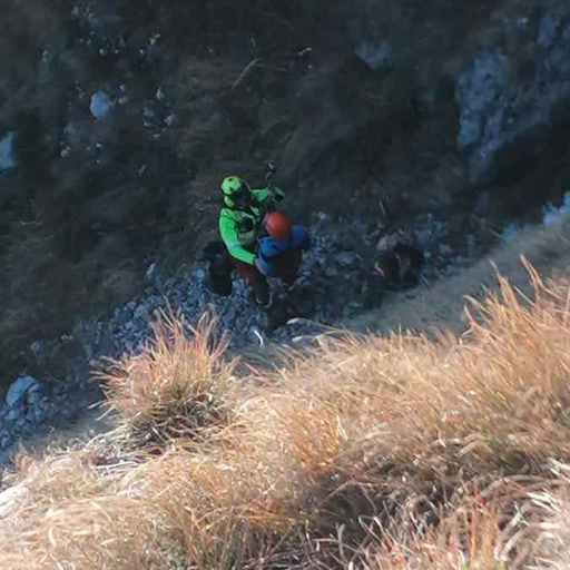 Due turisti francesi sono precipitati in un canale a 1400 metri di ...