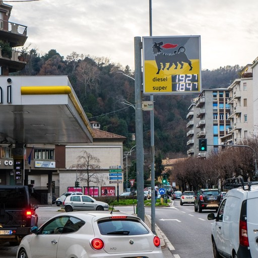 I prezzi di benzina e gasolio a Como sono tra i più alti d’Italia
