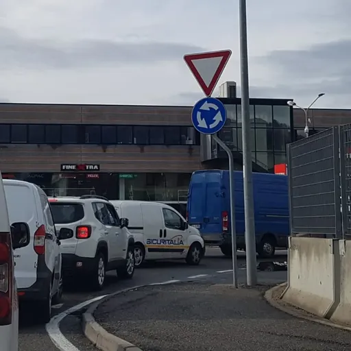 Camerlata, attese record al passaggio a livello