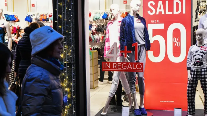 Ecco gli sconti. Ma i saldi ufficiali solo dal 5 gennaio