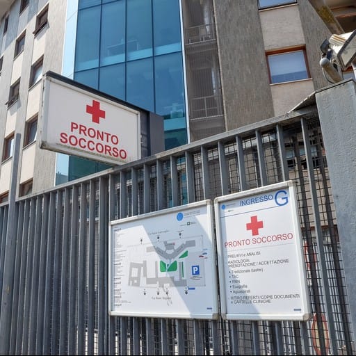 «Tre giorni in Pronto soccorso. Così mio padre è morto solo»