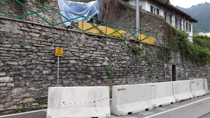 Il muro si sbriciola e ora c’è il senso unico: la Lariana fa sempre più ...