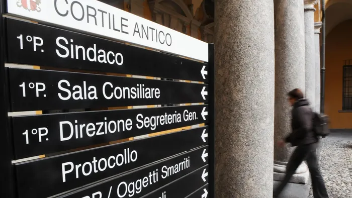 Omissis e documenti online pochi giorni, dov'è la trasparenza del Comune?