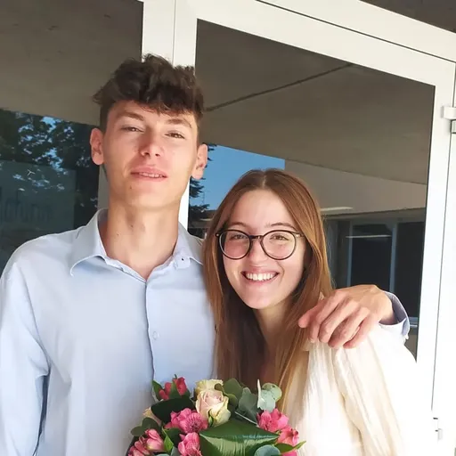 Insieme dall’asilo all’ultima prova: Martino e Giulia, amici ...