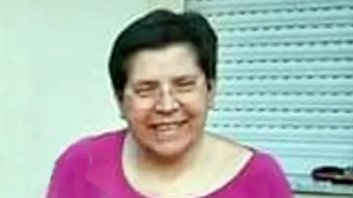 La prof morta per una caduta: affetto dagli ex alunni