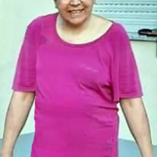 La prof morta per una caduta: affetto dagli ex alunni