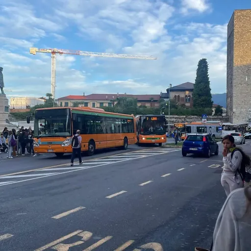 Un bus guasto ha bloccato il traffico in piazza Vittoria