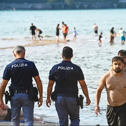 Ieri al Tempio Voltiano molti in acqua nonostante tutto