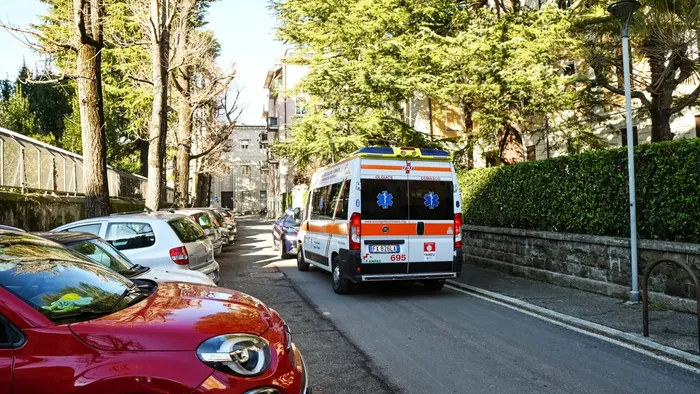 Accoltellato in strada colpa di vecchi dissapori Non è grave