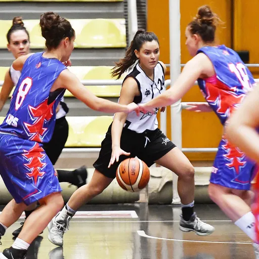 Sport a Como, meno fondi e costi più alti: le conseguenze