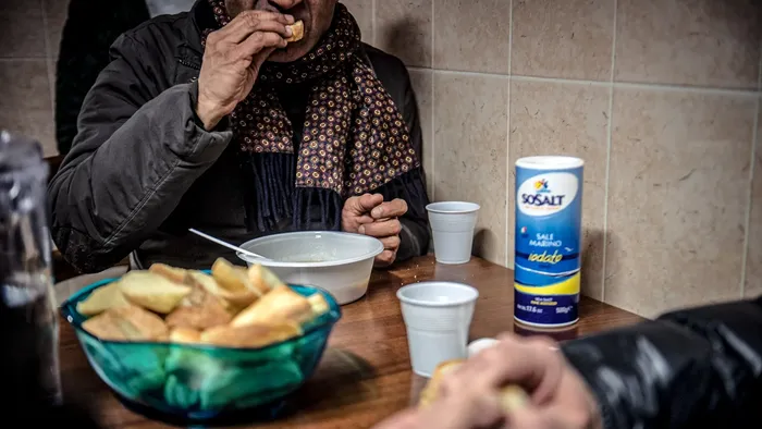 Il grande sperpero: mezzo chilo di cibo gettato ogni giorno