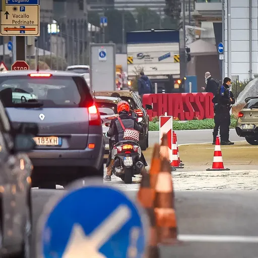 Meno frontalieri nella ristorazione, sanità attrattiva