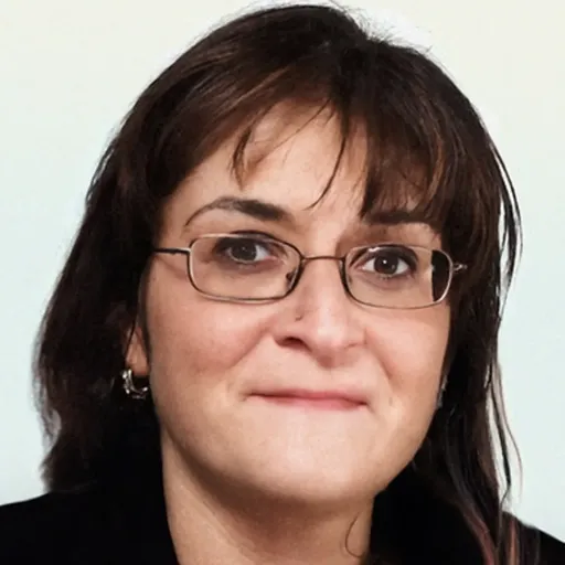 Deborah muore a 54 anni, lutto alla scuola elementare