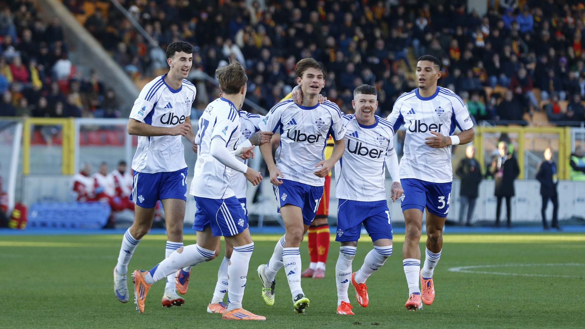 Il Como chiude l’anno alla grande: vittoria 0-3 in casa del Lecce
