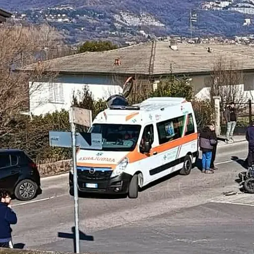 Merone, scontro tra auto e moto sulla provinciale: grave in ospedale ...