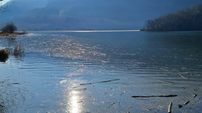 Carlazzo, a spasso sul lago ghiacciato. Stavolta arrivano le multe ...
