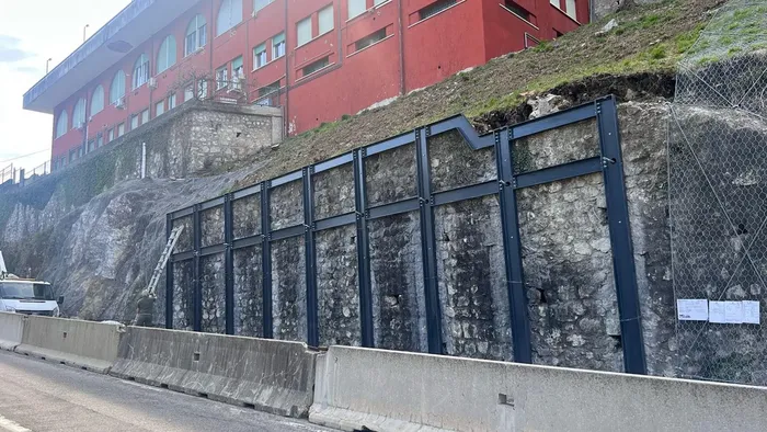 Muro in sicurezza: torna il traffico sulla Onno-Valbrona - Cronaca ...