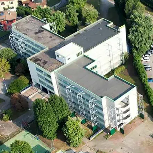 Liceo Fermi, piove nelle aule. Cantiere per sistemare il tetto - Cronaca