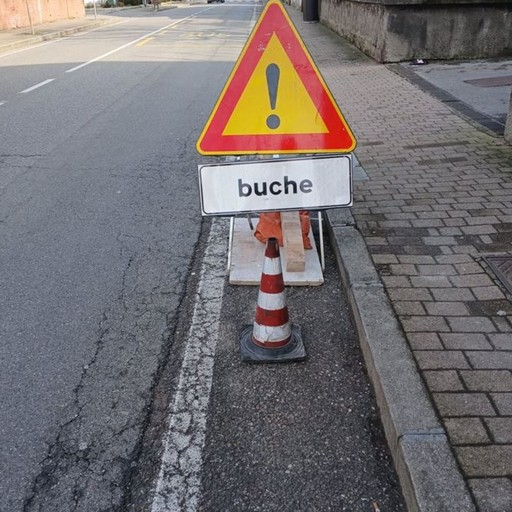 Binago, rubano pure i tombini