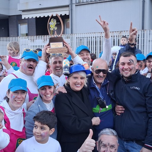 Carnevale di Cantù. Ottomila presenze e trionfo dei Baloss - Cronaca