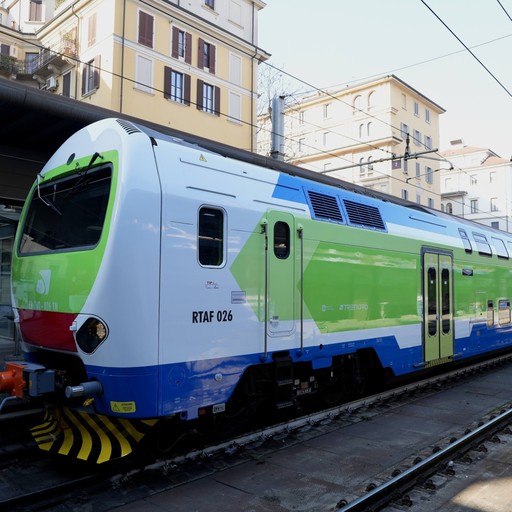 Treni fermi sulla linea di Como Lago: intervento delle forze dell’ordine