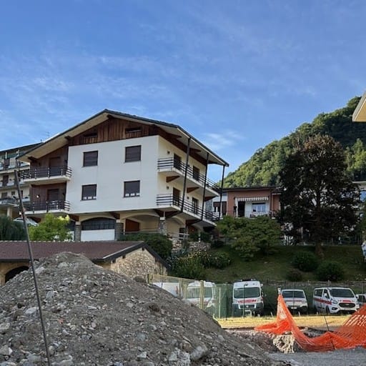 Asso, nuova antenna 5G davanti alle scuole