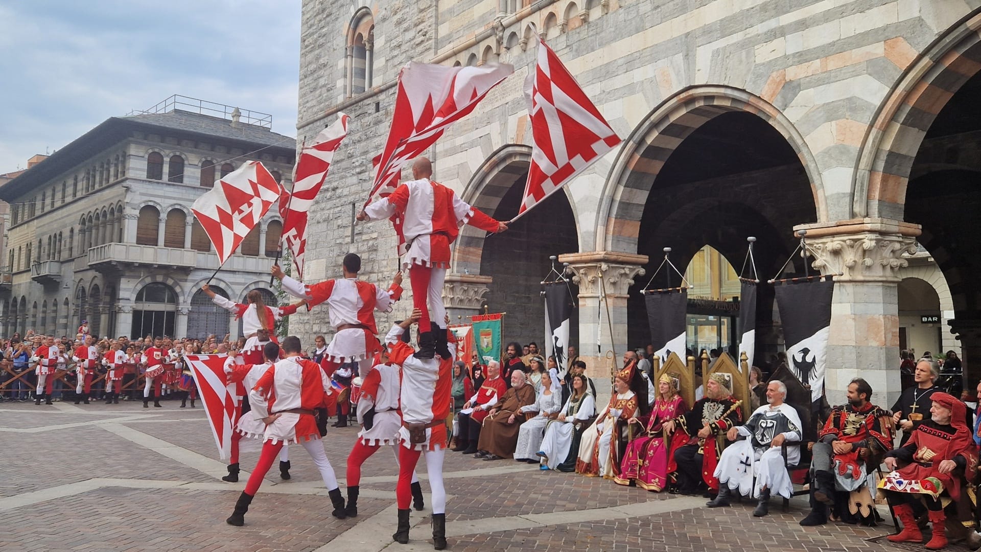 Il Palio torna in anticipo, ma cambia location. Sfide e cortei ai giardini